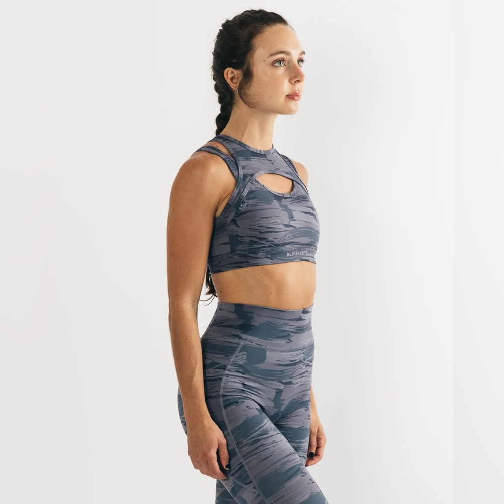 Alphalete Surface Keyhole Bra- Grey Canvas Camo- Size… - Gem